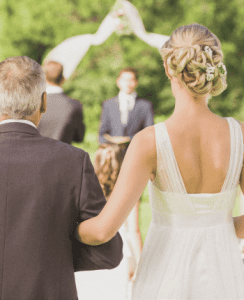 7 Ways To Hide The Bride At An Outdoor Wedding - Wedding Hacked